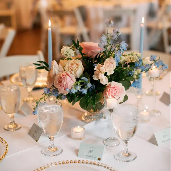 Florist for wedding centerpieces store